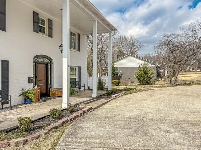 8 Westwood Drive