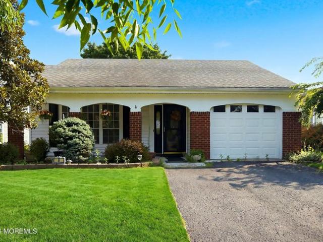 8 Weybridge Pl, Manchester, NJ 08759