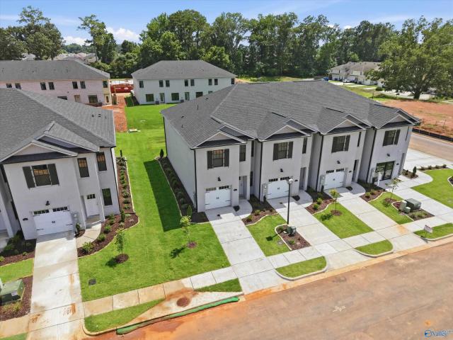 8 Whispering Oaks SW