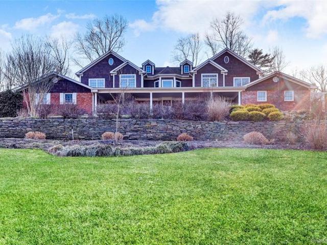 8 White Birch Dr, Dix Hills, NY 11746