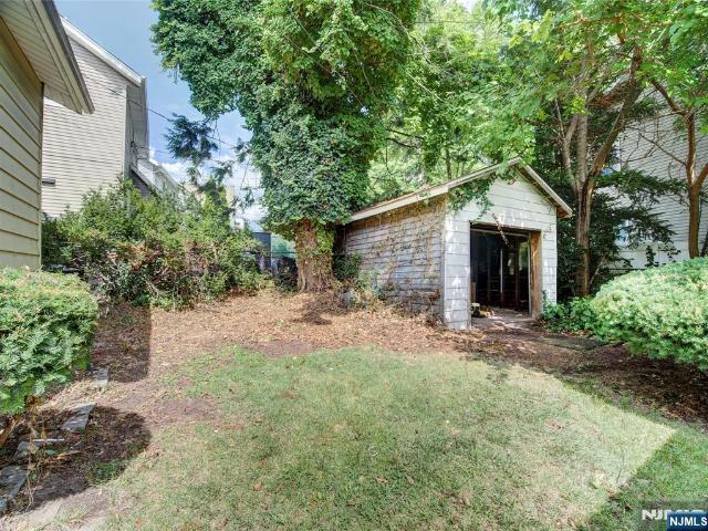 8 Whitman Avenue