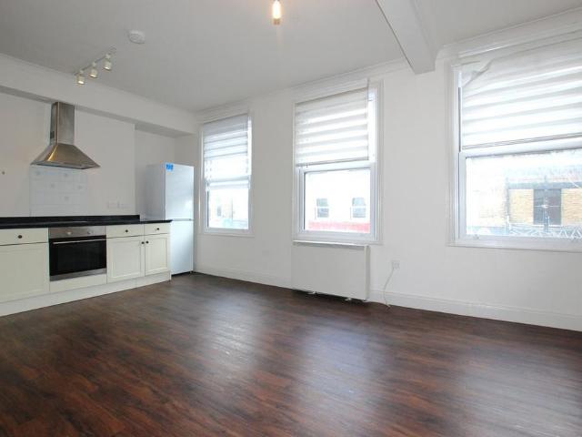 8 Widmore Road, BROMLEY, BR1 1 bed flat to rent £1,430 pcm £330 pw