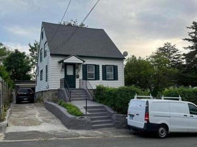 8 Willard St, Waterbury, CT 06704