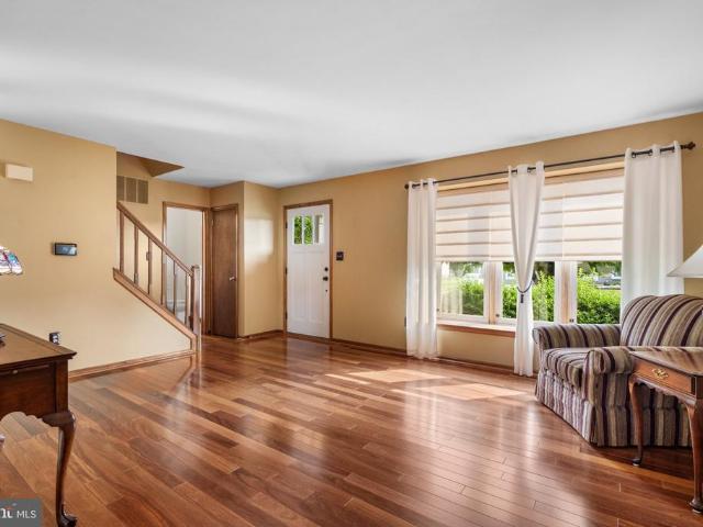 8 Williamsburg Court