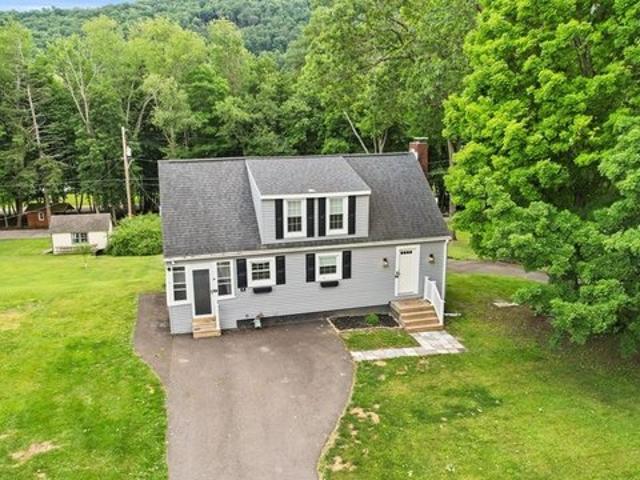 8 Willow Ln, Binghamton, NY 13901