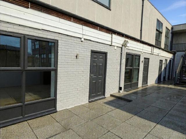 8 Willowdale Centres, High Street, Wickford SS12, Studio to rent, £1,300 pcm | PrimeLocation
