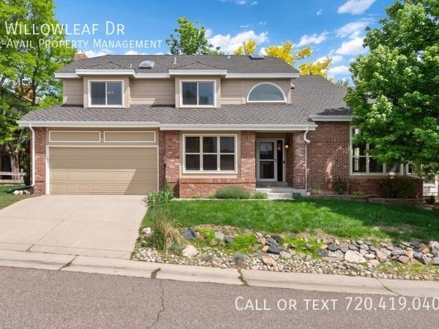 8 Willowleaf Dr, 4 beds, 3 full baths