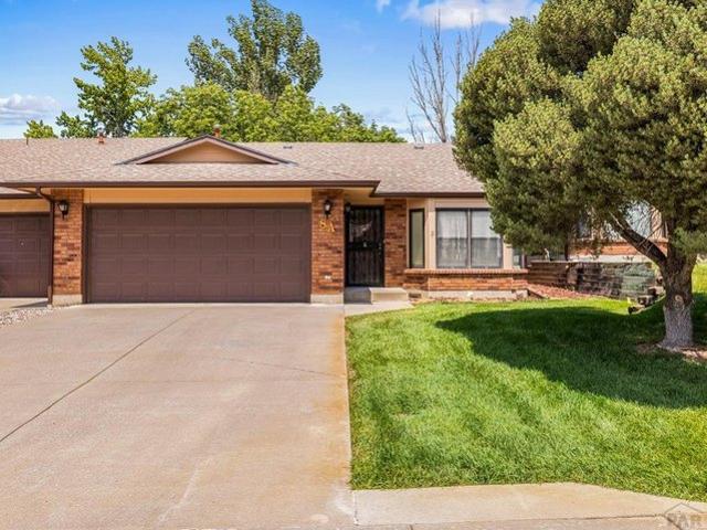 8 Windbridge Ln Unit A, Pueblo, CO 81001