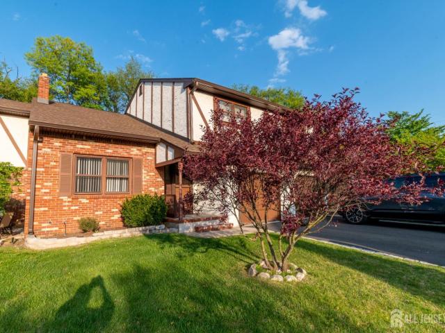 8 Winsor Court