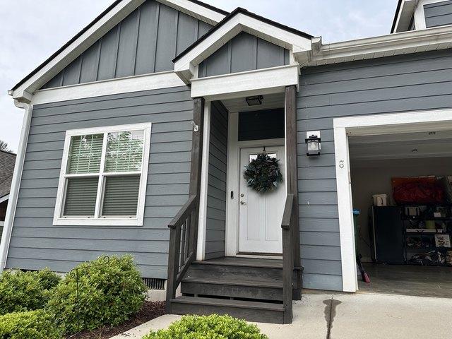 8 Woodbridge Park Dr, Asheville, NC 28803