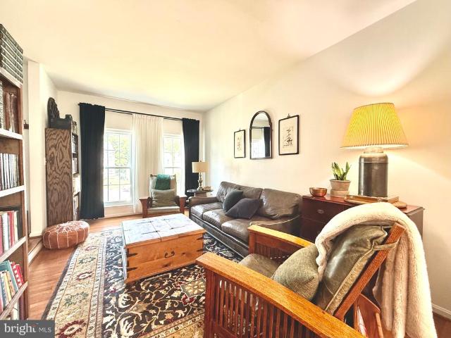 8 Woodmont Court