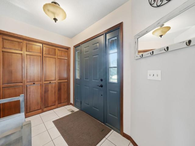 8 Woodside Avenue