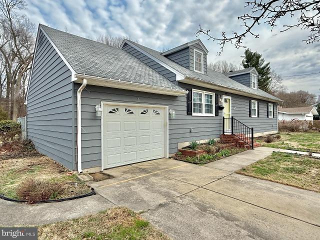 8 Woodside Pl, Pennsville, NJ 08070 | MLS #NJSA2018 | Compass