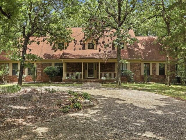 8 Woodsong Dr, Roland, AR 72135