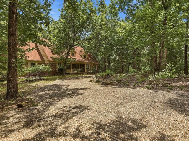 8 Woodsong Drive