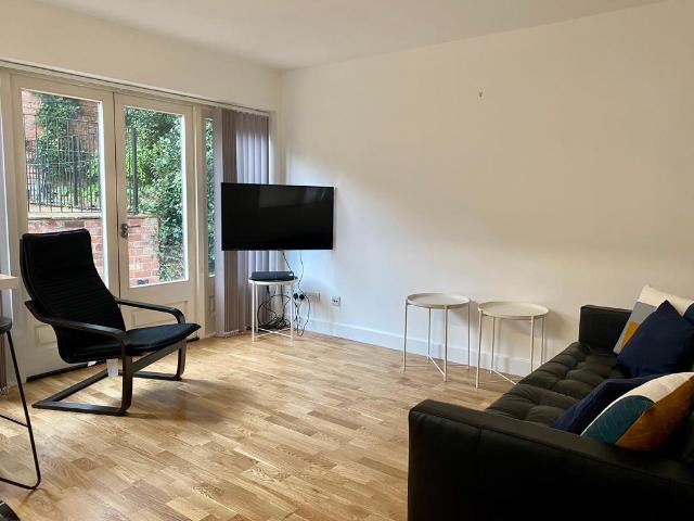 8 Yeomans Court, Nottingham, NG7 1EU 4 bed house to rent £2,808 pcm £648 pw