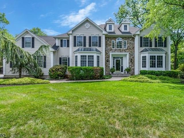 8 Yohn Dr, Bridgewater Twp, NJ 08807