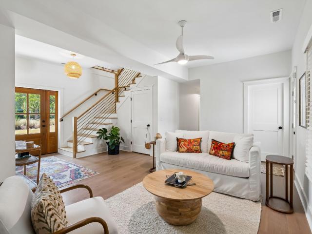 8 46th Avenue
