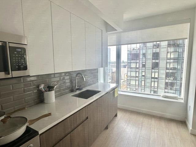 8.5 month lease takeover Studio in Hudson Yards