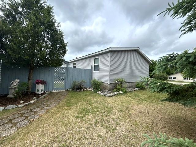 8 6th Avenue NW