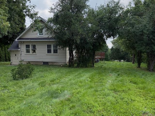 8S057 S Vine Street
