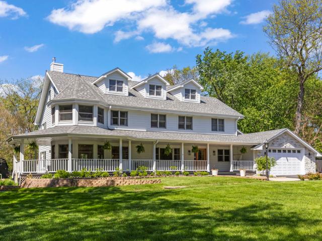 8S452 Bell Drive