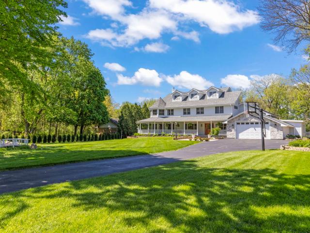 8S452 Bell Drive