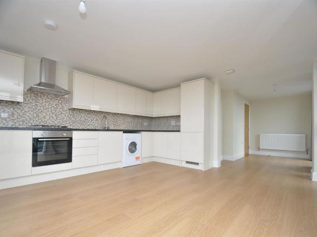 8th Floor Charter House, 450 High Road, Ilford IG1, 3 bed flat to rent, £2,450 pcm | PrimeLocation