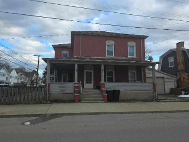 8th St