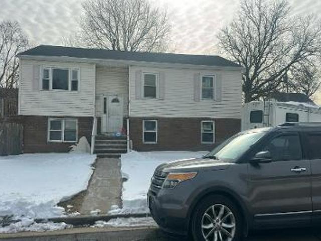 8th St