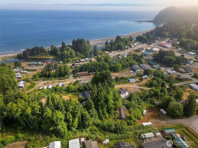 8th St, Clallam Bay, WA 98326