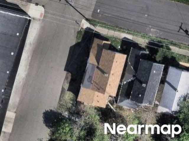 8th St NE