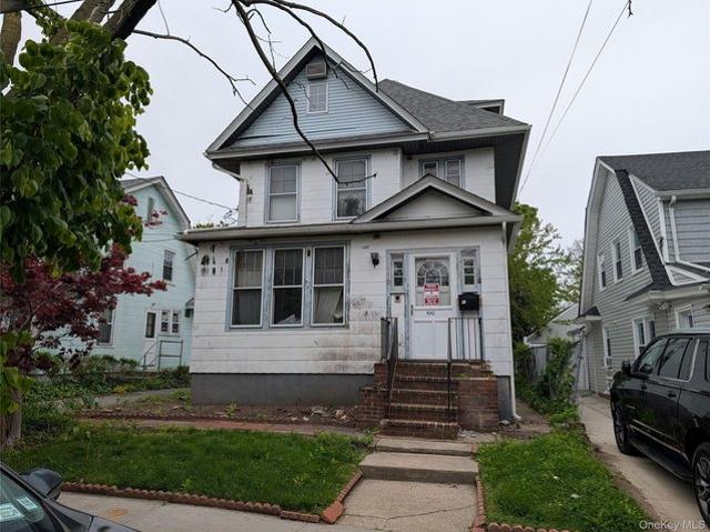 93 42 th St, Queens Village, NY 11428