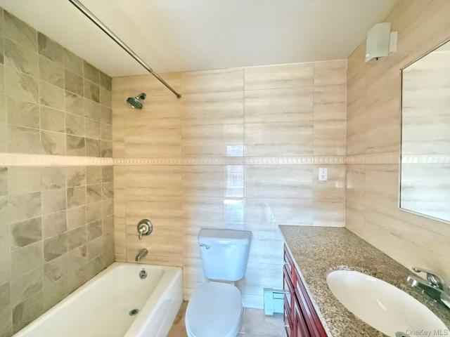 93 05 37th Avenue, Unit 2B
