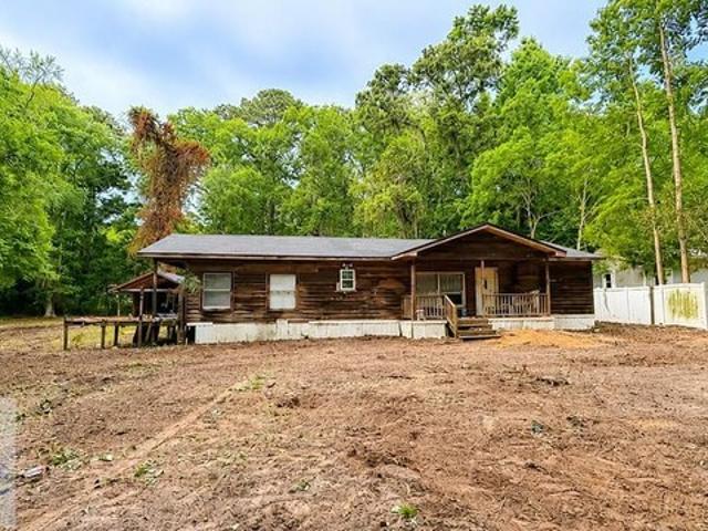 93 2nd Ave, Midway, GA 31320