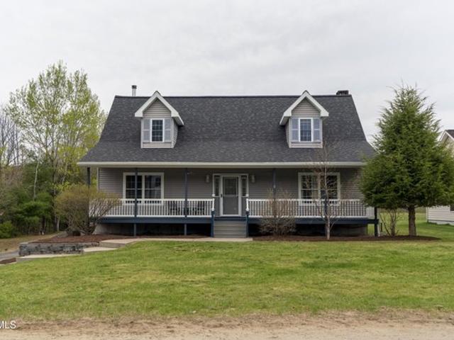 93 3rd Ave, Hadley, NY 12835