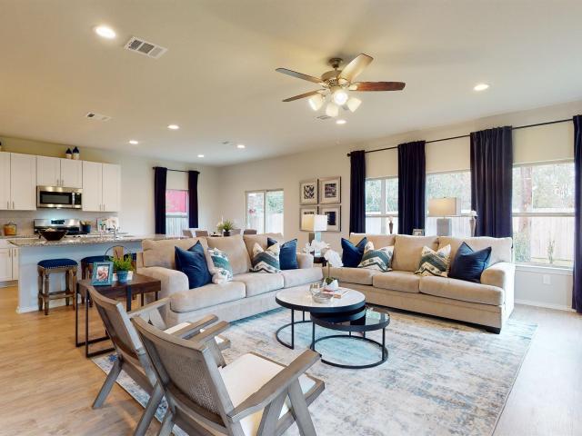 93 W Sunshine Lane