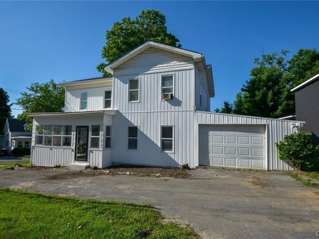 93 Walton St, Alexandria Bay, NY 13607