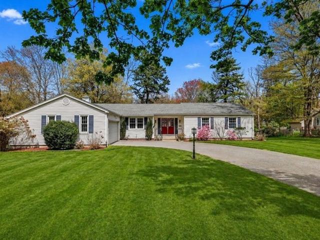 93 Wyndward Rd, Longmeadow, MA 01106