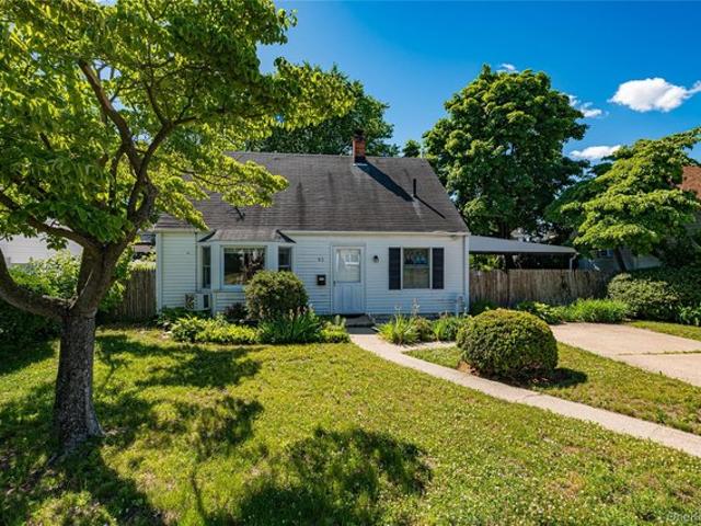 93 Barnyard Ln, Levittown, NY 11756