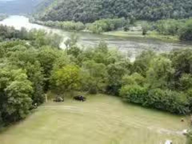 93 BROOKS MOUNTAIN RD, HINTON, WV 25951 Single Family Residenc.