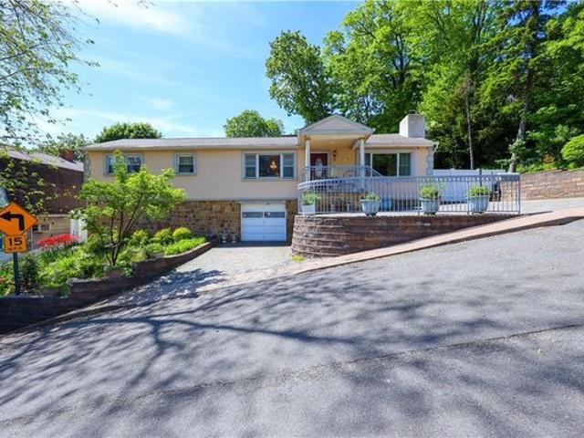 93 Centre Ave, Staten Island, NY 10304
