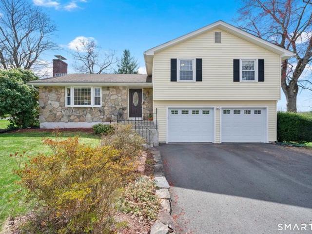 93 Crestridge Dr, Vernon, CT 06066