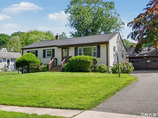 93 Easy St, Milford, CT 06460