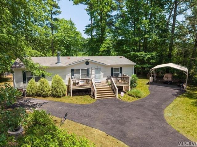 93 Fig Ct, Bracey, VA 23919