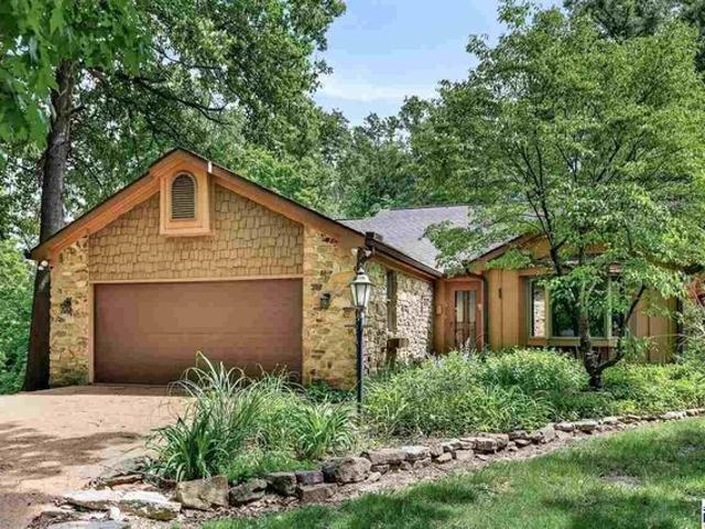 93 Forest Glen Ct, Terre Haute, IN 47802