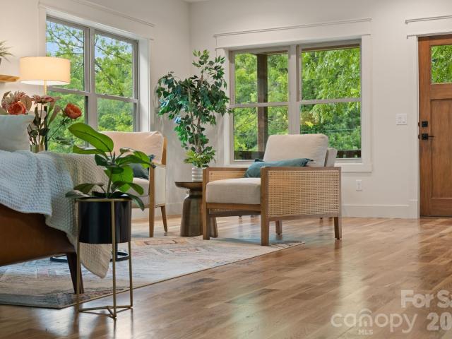 93 Glendale Avenue