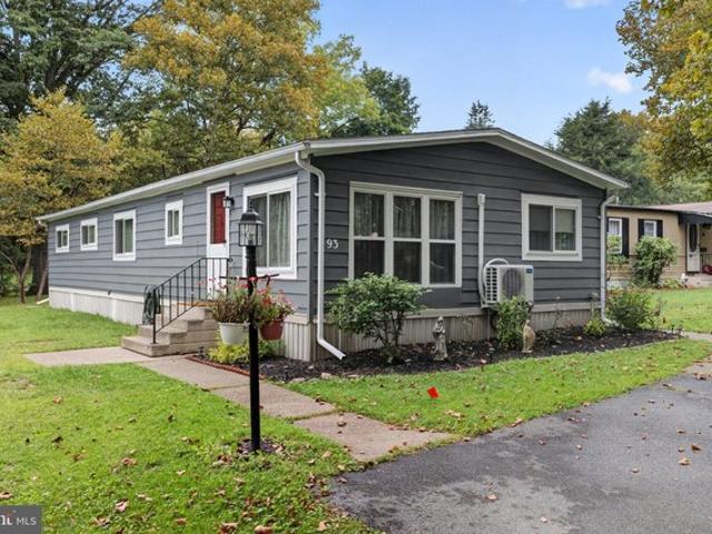 93 Hickory Hills Dr, Bath, PA 18014