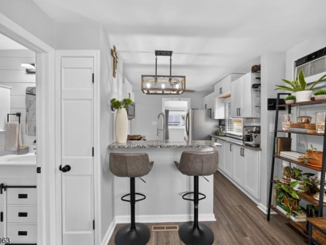 93 Horton Ave