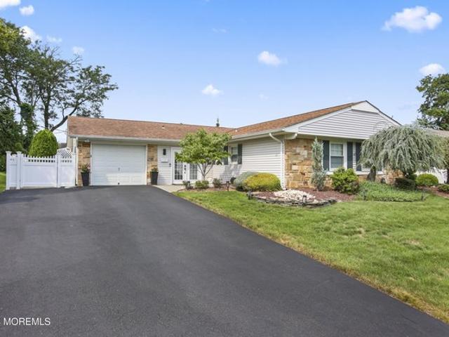 93 Idolstone Ln, Matawan, NJ 07747